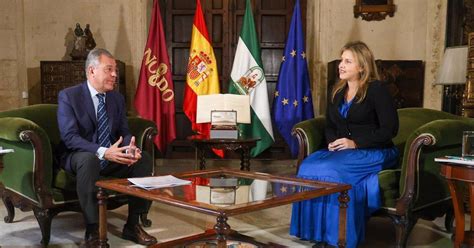 El Psoe Y Vox La Pinza A La Que El Alcalde De Sevilla Se Enfrenta