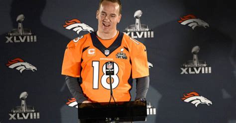 Peyton Manning Wins Fifth Nfl Mvp Award Los Angeles Times