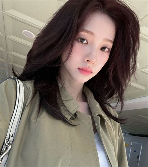 추녀 秋女 카리나 트렌치코트 찰떡 소화