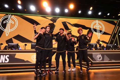 Golden Guardians thắng Evil Geniuses ở LCS Mùa Xuân 2023 p2