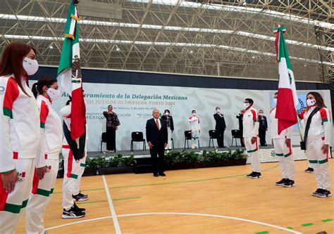 Abanderamiento De La Delegación Mexicana Para Los Xxxii Juegos