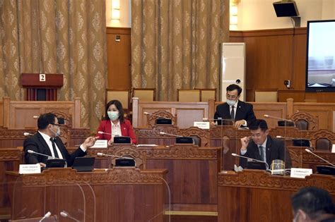 Одоогийн Ерөнхийлөгч дэвших боломжтой эсэхийг Үндсэн хууль хуулиа