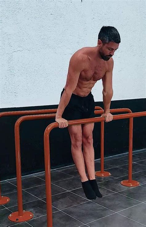 Straight Bar Dips Exercise Level Intermediate
