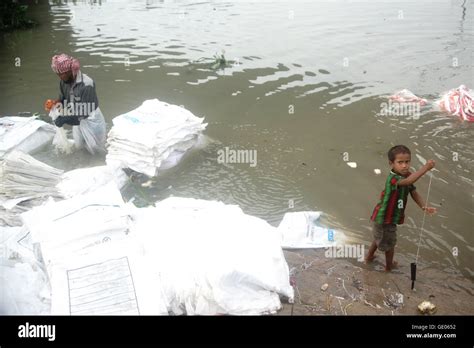 Turag River Pollution Hi Res Stock Photography And Images Alamy