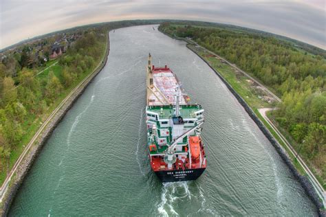 Der Kanal Foto And Bild Schiffe Und Seewege Verkehr And Fahrzeuge