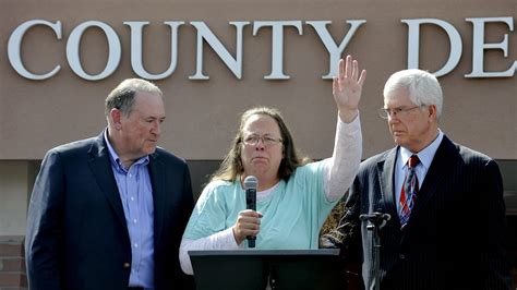 Huckabee Hijacks Kentucky Clerk Kim Daviss 15 Minutes