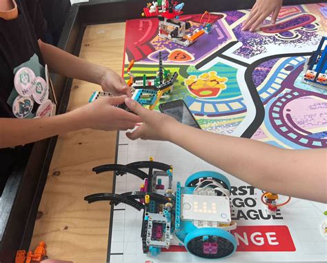 Smart Robot Design For Easy Charging 97 — Fll Journey Blog