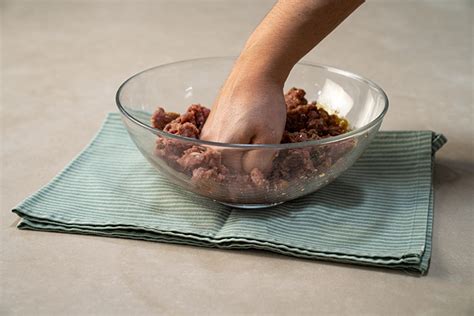 Köfte Harcı Nasıl Yapılır İçine Ne Konur Yemek