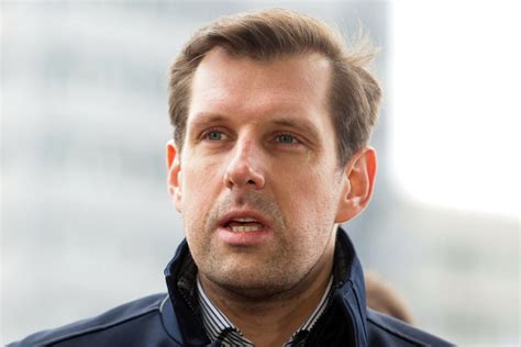 Kto wygra wybory prezydenta Warszawy Sondaż alarmem w kilku partiach