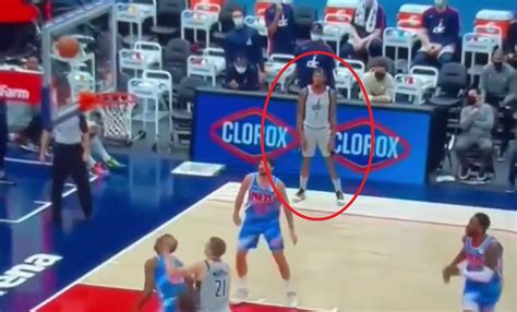 Bradley Beal Looks Completely Checked Out During Sundays Wizards Game
