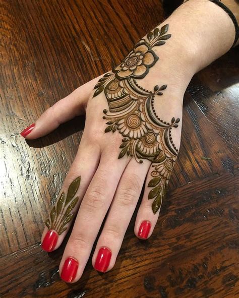 20 Simple Mehndi Design Ideas To Save For Weddings And Other Occasions