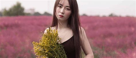 献给嘴笨心却真的女人 因为 感情 虚情假意