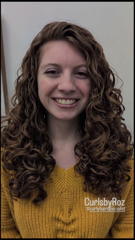 Roz The Curly Hair Specialist If You Have Curly Hair And Dont Blow