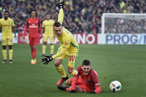 Verratti A Terra Passa Palla Di Testa Ammonito