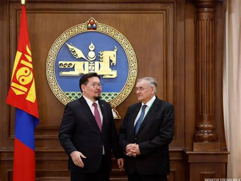 УИХ ын дарга Г Занданшатар Унгар Улсын Үндэсний Ассамблейн дэд дарга Лежак Шандор тэргүүтэй