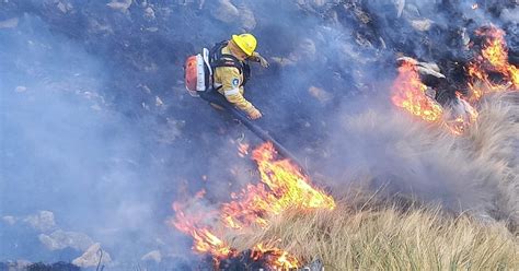 Incendio En Las Sierras De Córdoba El Fuego Continúa “muy Activo” Y