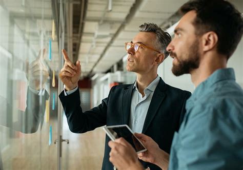 a complete guide to reverse mentoring and 5 benefits perkbox