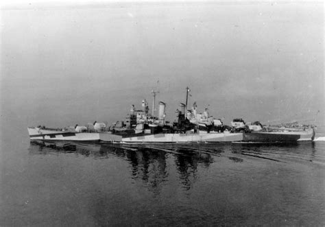 Light Cruiser Uss Duluth Cl 87 In Camouflage World War Photos