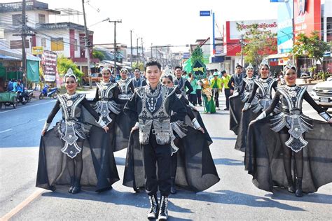 บริการเช่าชุด ส่งชุด ทั่วประเทศ ขบวนพาเหรด กีฬาสี ดรัมเมเยอร์ ชุดหลีด แต่งหน้า 🙏🏻 รับจัดขบวน