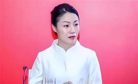 中國美女秘書朱旭，年薪849萬年終獎千萬，46歲至今未婚？ 每日頭條
