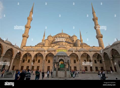 Blaue Moschee Sultan Ahmet Camii In Istanbul Der Sultanahmet Platz Ist