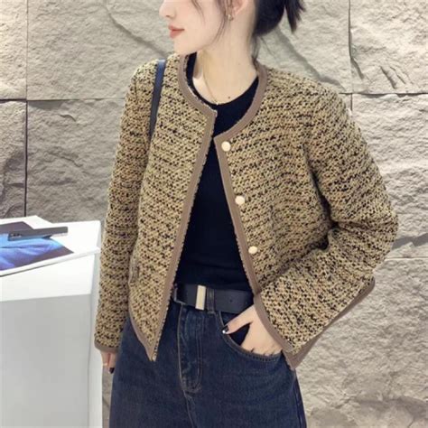 Deargod正韓女裝歐洲站2022秋季輕熟風圓領拼皮鎖邊排扣雜線編織紋氣質小香外套女 聚諾生活館 Iopen Mall