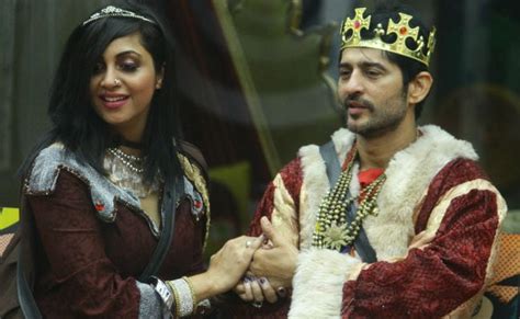 Bigg Boss 11 October 11 Written Update Hiten Tejwani Chooses Arshis