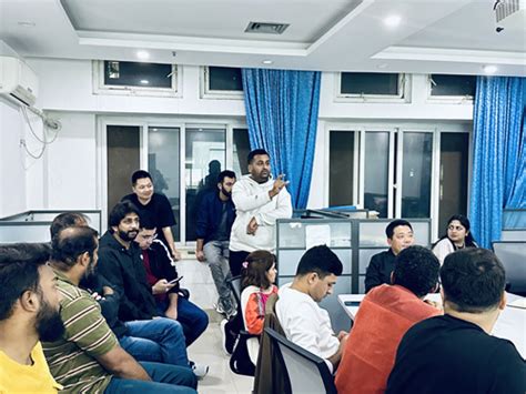 郑州大学张建华教授个人站点观澜阁楼 张建华教授主持召开2023 2024学年第一学期第4次研究生（硕士and博士）学术交流会暨第61次大人文