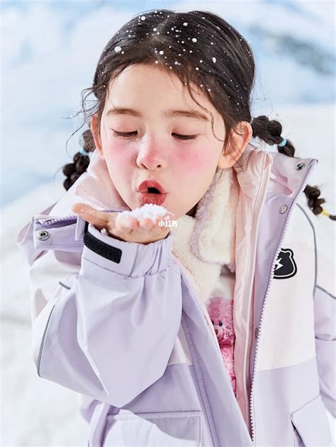 雪中飞童装 羽绒服拍摄 花瓣网