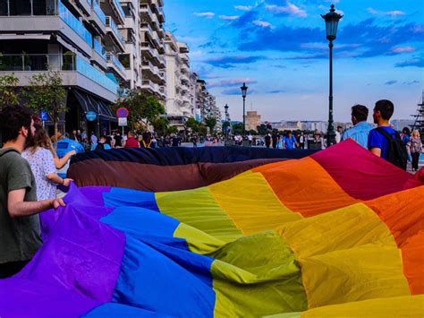Πολύχρωμη διαδήλωση του αυτοοργανωμένου Pride στη Θεσσαλονίκη Video