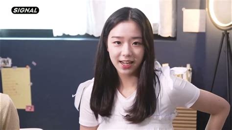 버스터즈 김채연 버스터즈 채연 아이돌 트리플에스로 데뷔했어요 버스터즈 Busters 트리플에스 Triples 김채연 채연 トリプルs Youtube