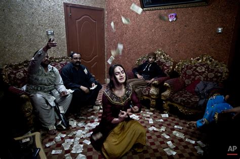 Gender Roles In Pakistan — Ap Photos