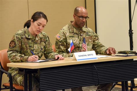 Tradoc Commanding Generals First Visit To Dliflc Defense Language