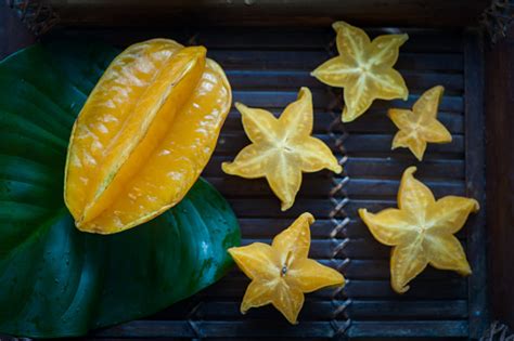 아름 다운 열 대 배경에서 자연 조건에 Carambola 이국적인 과일 0명에 대한 스톡 사진 및 기타 이미지 0명 건강한