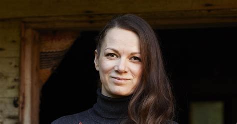 Katri 39 Erosi Ja Muutti Yksin Korpeen ”olen Paljon Pystyvämpi Kuin