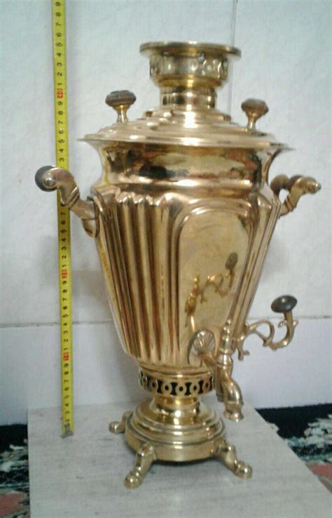 سماور ذغالی روسی قدیمی ارتفاع 45 ۴لیتری کاملا سالم و مهردار کاری خاص و