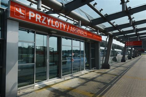 Fałszywy alarm na lotnisku w Modlinie Nowe informacje Wydarzenia w