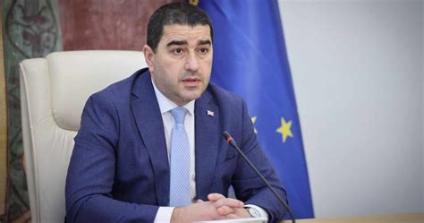 ოჯახური ღირებულებებისა და არასრულწლოვანის დაცვის შესახებ“ კანონს რომელსაც პრეზიდენტმა ხელი არ