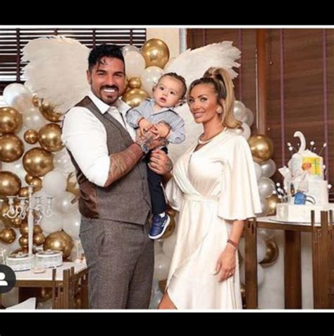 Джизъса пропусна рождения ден на сина си Благой джуниър празнува с новия татко СНИМКИ За