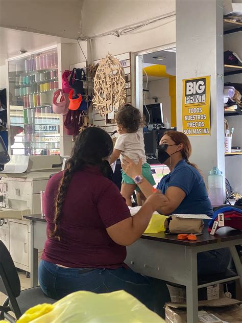 Se Viralizó Un Jefe Que Le Permitió A Una Empleada Llevar A Su Hija Al