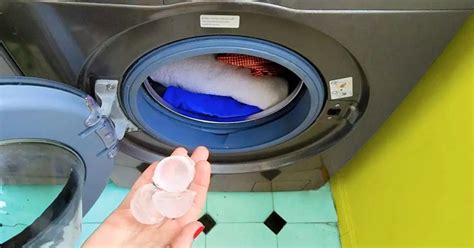 Home Hacks The Ice Cube Trick A Practical Way To Avoid Ironing