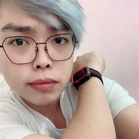 台灣菸捐課很重 但卻沒針對給吸菸族群的吸煙區 反而是一直禁煙罰款 公賣局又要賣煙 又要抽稅 但卻不願意給吸煙者配套措施 苦的就只有不抽煙的人而已