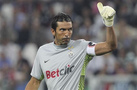 All Super Stars Gianluigi Buffon Goalkeeper Profile Images And Wallpapers