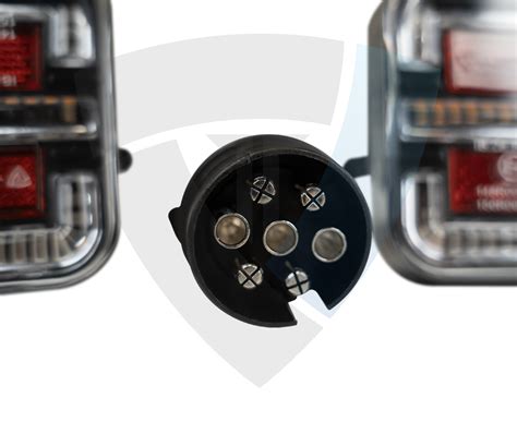 Lampy Tylne Zespolone Z Dynamicznym Kierunkowskazem Bezprzewodowe Na