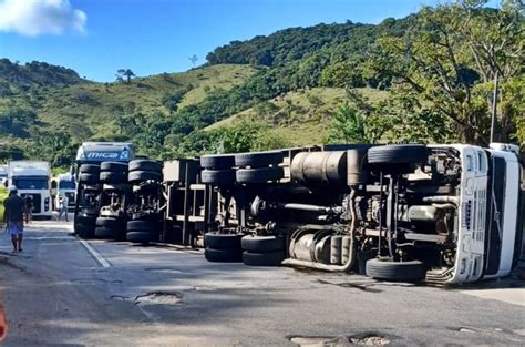 Carreta Tomba Em Trecho Da Br 101 Em Alagoas Alagoasweb