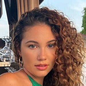 Solange Diaz (YouTube Star) - Age, Birthday, Bio, Facts, Family, Net ...