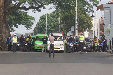 Peringati Hari Pahlawan Pengguna Jalan Di Kota Sukabumi Hening Cipta