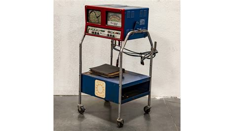 1960s 70s Sun Tune Up Tester 24x22x48 H91 Las Vegas 2019