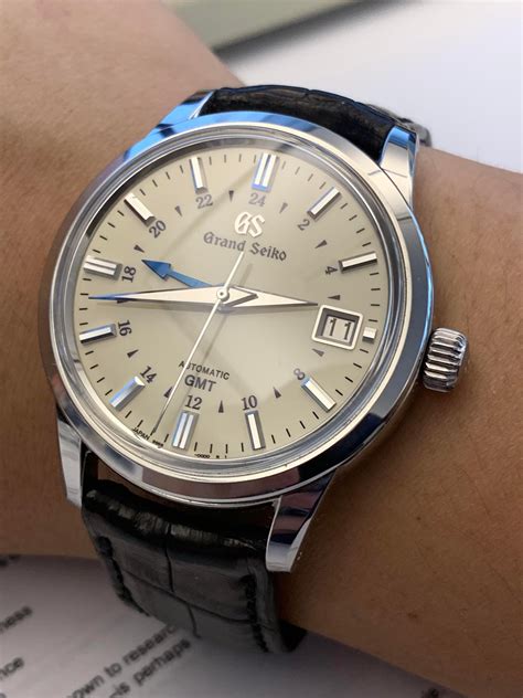 Introducir 69 Imagen Grand Seiko Sbgm221 Gmt Thptnganamst Edu Vn