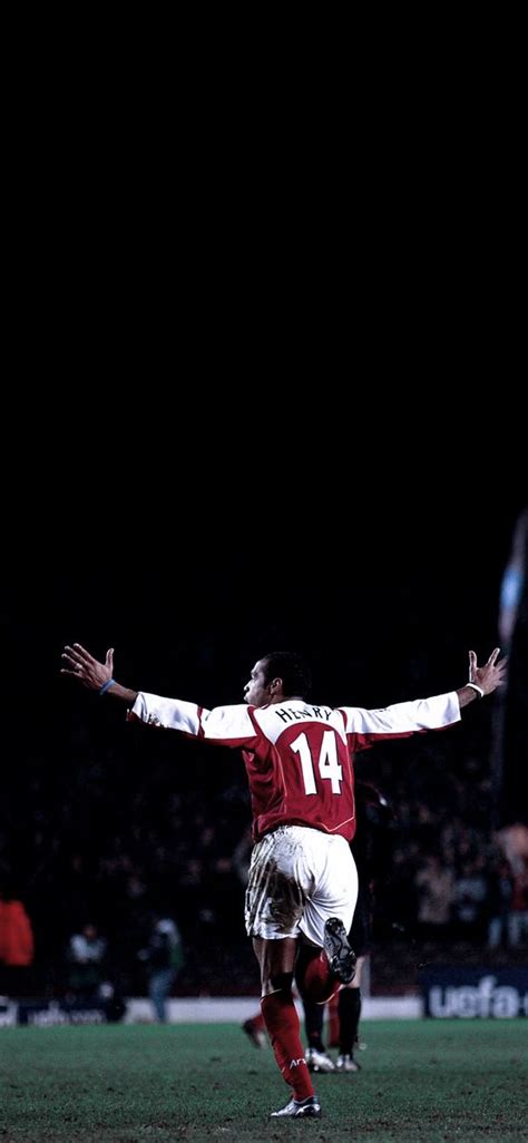 Thierry Henry Football Pictures Football Wallpaper Football Images
